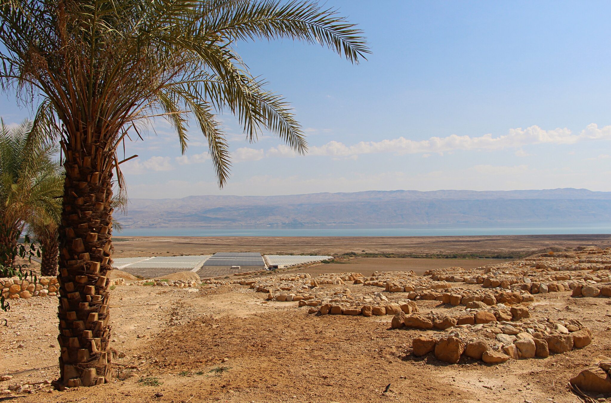 Qumran and the Dead Sea Scrolls - Bible Holy Lands in Photos, Scripture ...